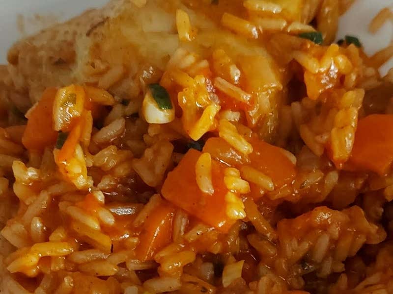 Bariis Iskukaris - One Pot Somali Rice & Chicken Recipe | Samsung Food App