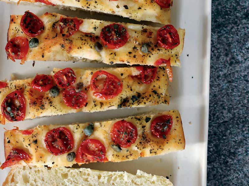 Focaccia pugliese: la ricette del lievitato più famoso della Puglia ...