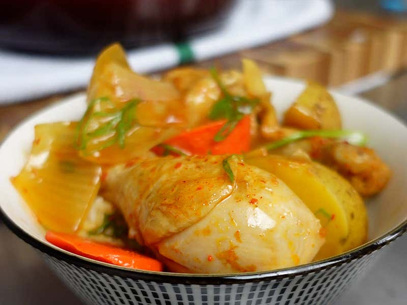 Spicy Korean chicken stew - Dakdoritang Recipe - Samsung Food