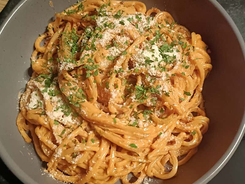 Creamy Oregano & Tomato Pasta Recipe — Samsung Food