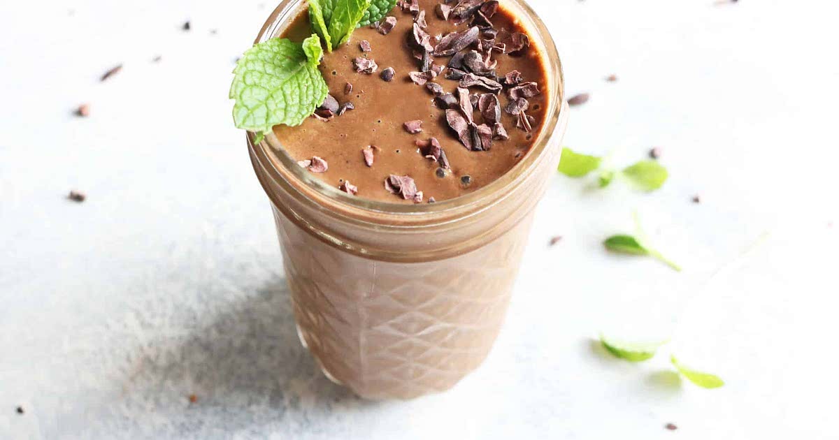 5-Min Creamy Mint Chocolate Smoothie Recipe - Samsung Food