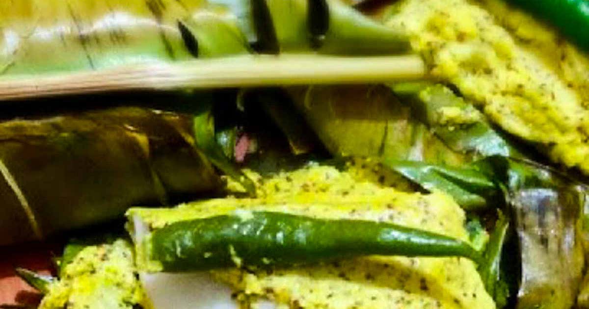 Bengali Bhetki Macher Paturi Recipe (Barramundi Fish Wrapped in Banana ...