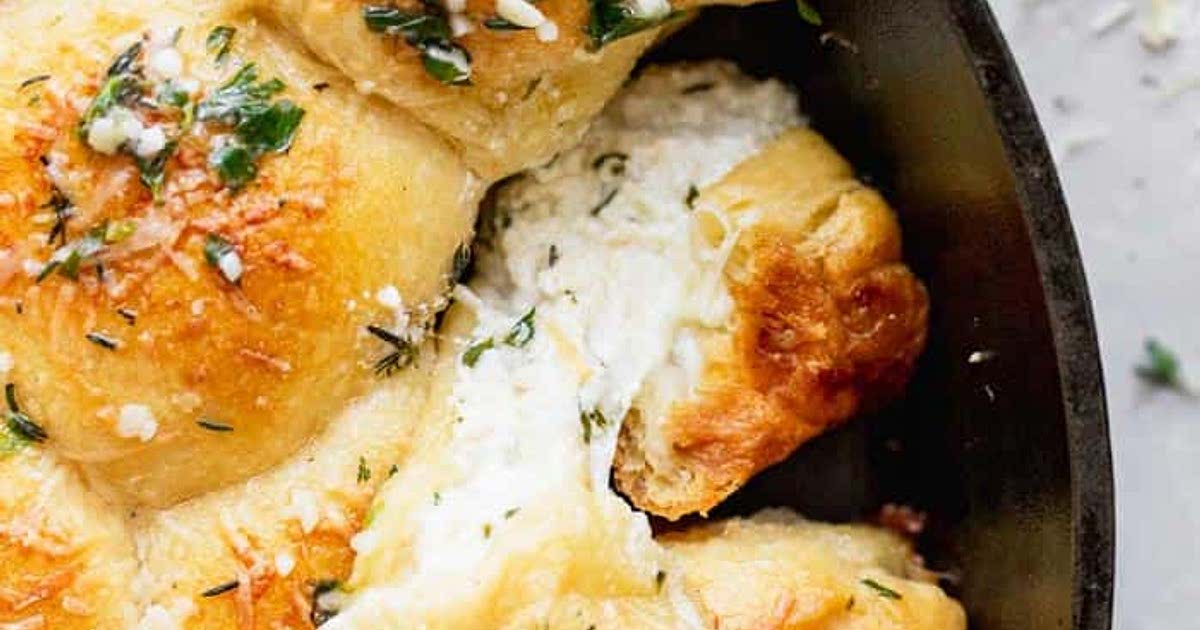Garlic Cheese Stuffed Rolls Recipe — Samsung Food