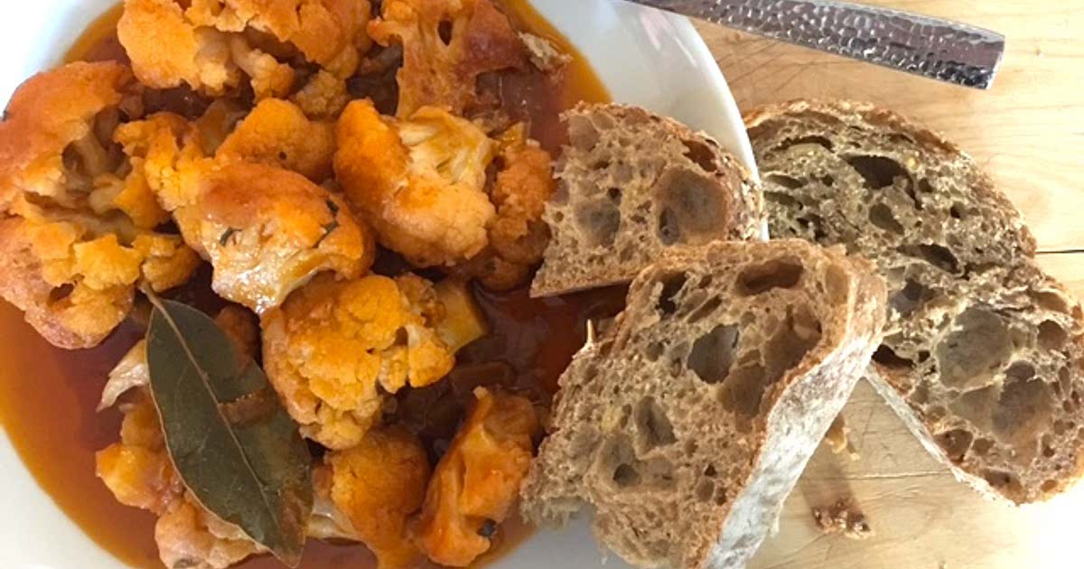 Braised Cauliflower / Kounoupithi Kapama Recipe - Samsung Food