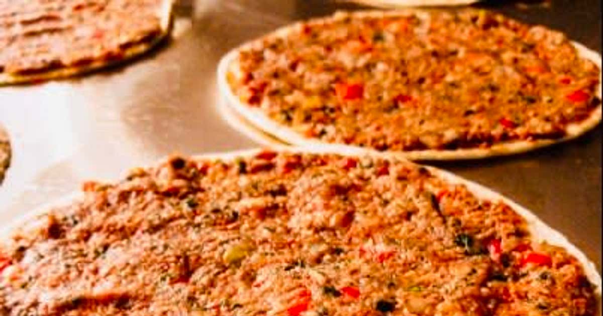 Lahm Bi Ajeen (Lebanese Meat Flat Bread) لحم بعجين Recipe | Samsung ...