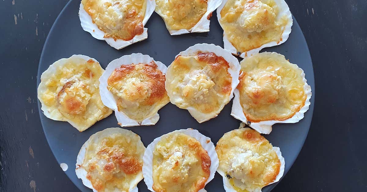 Baked Cheesy Garlic Scallops Recipe — Samsung Food