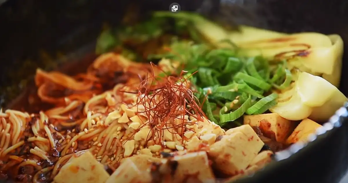 VEGAN CHILI RAMEN RECIPE | SPICY RED BROTH NOODLE SOUP Recipe — Samsung ...