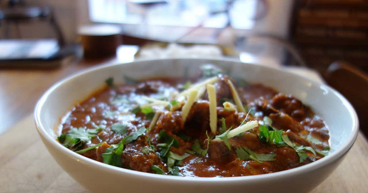 Slow-cooked mutton and black cardamom curry Recipe - Samsung Food