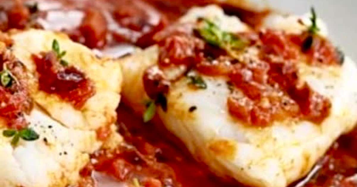 Samkeh Harrah with Tomato Sauce سمكة حَرّه بصلصة الطماطم Recipe ...