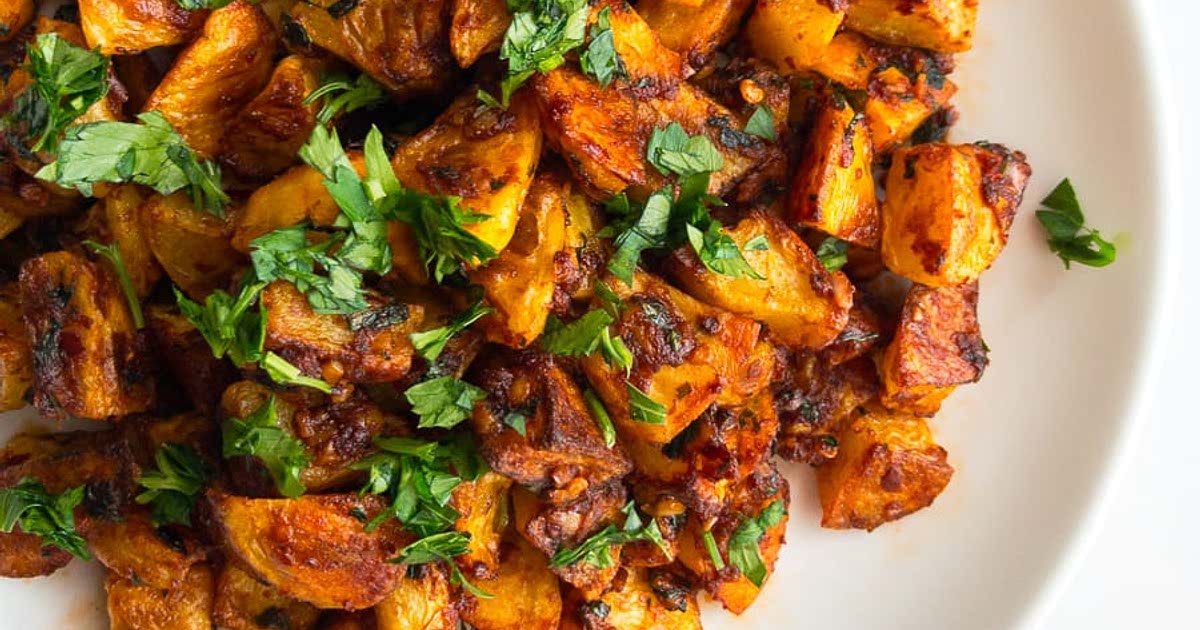 Batata Harra (Spicy Potatoes) Recipe — Samsung Food