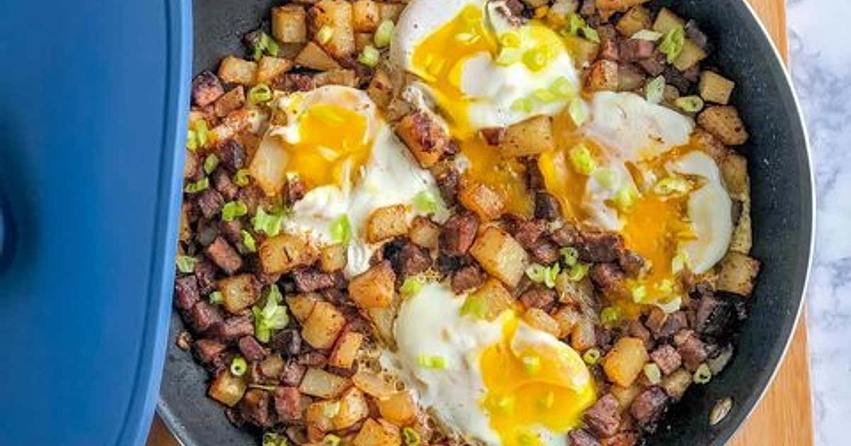 Meat and potato breakfast skillet Recipe - Samsung Food