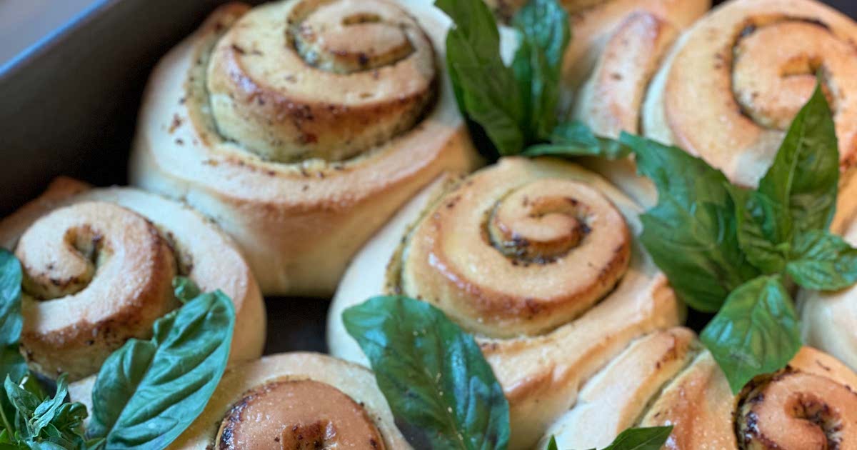 Pesto Pinwheel Rolls Recipe — Samsung Food