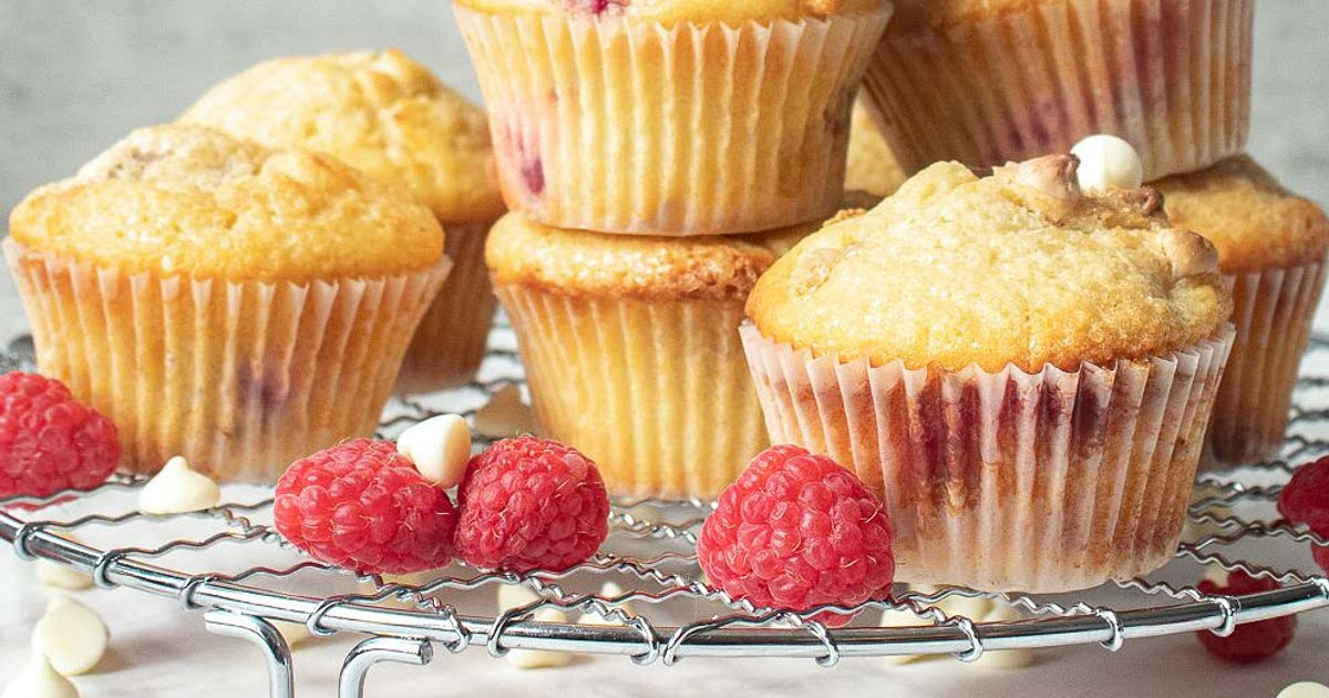 White Chocolate and Raspberry Muffins Recipe — Samsung Food