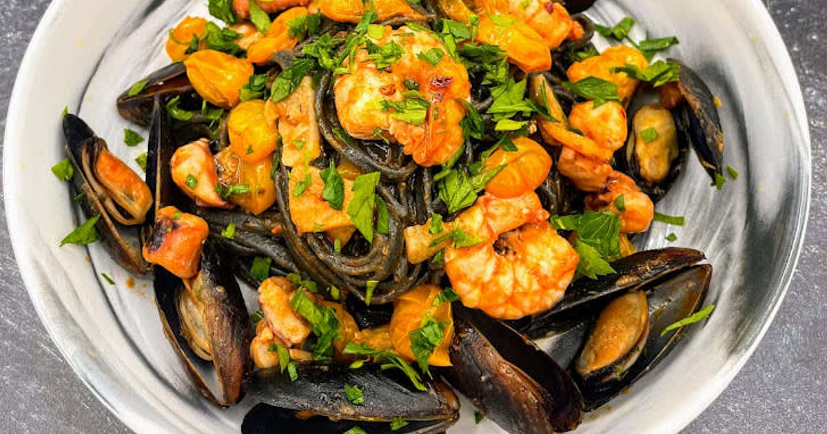 Spaghetti Neri Recipe - Samsung Food