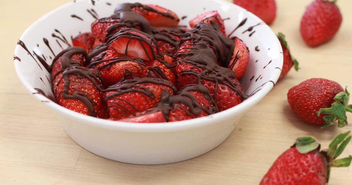 Strawberry Chocolate Drizzle hi fibre 189 calories Recipe | Samsung ...
