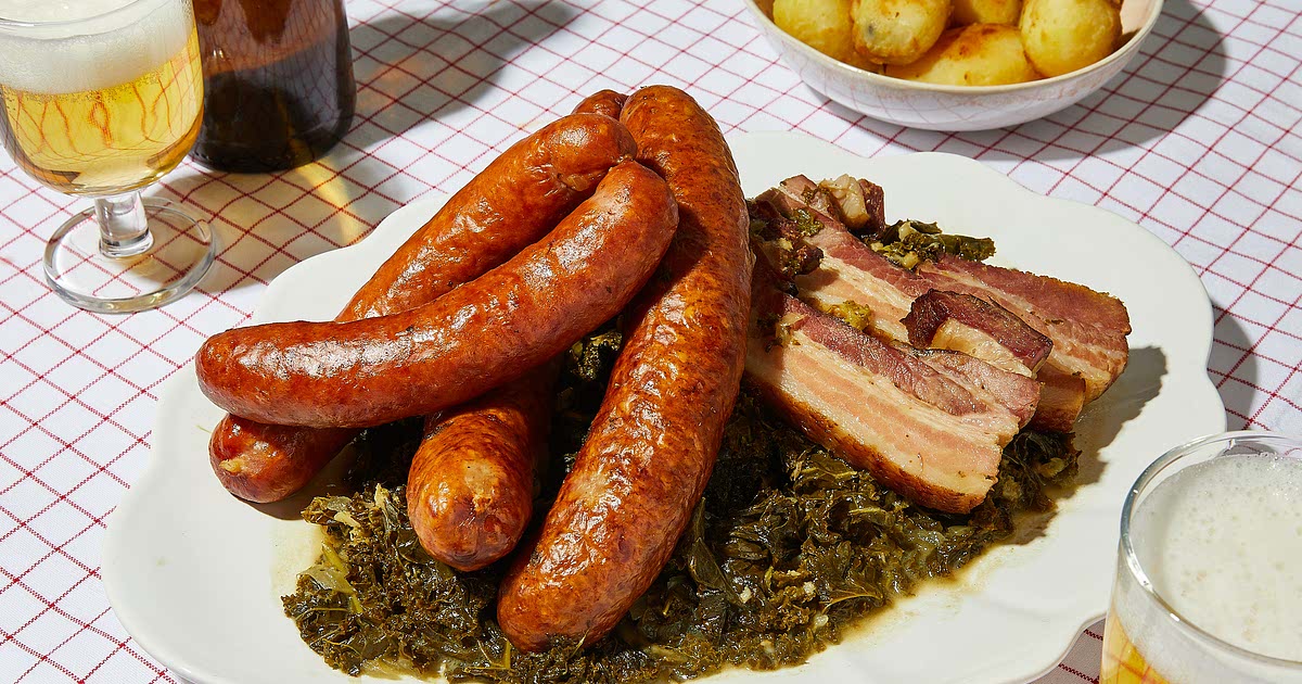 Grünkohl (German-style braised kale with smoked sausage) Recipe ...