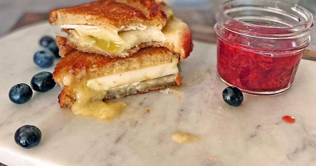 Grilled Brie Cheese Sandwich Recipe - Samsung Food