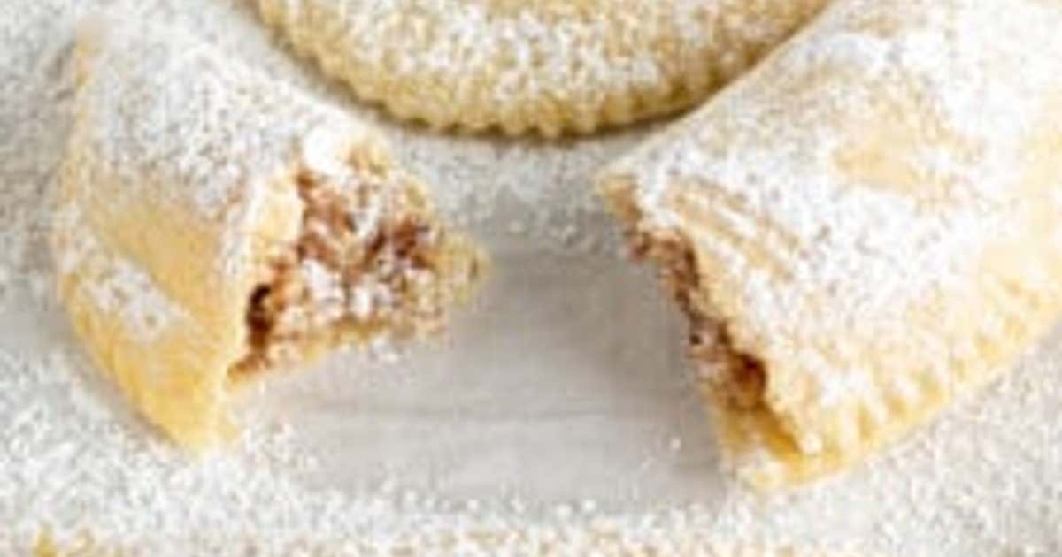 Gazelle Horns (Moroccan Almond Cookies) Recipe - Samsung Food