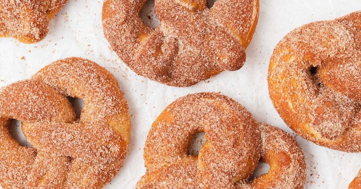 Cinnamon Sugar Soft Pretzels with Cream Cheese Frosting Dip Recipe ...