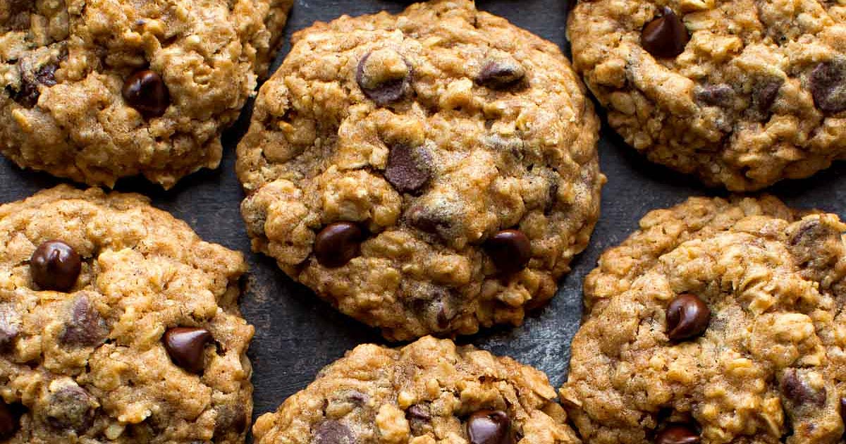 Soft and Chewy Oatmeal Chocolate Chip Cookies Recipe - Samsung Food