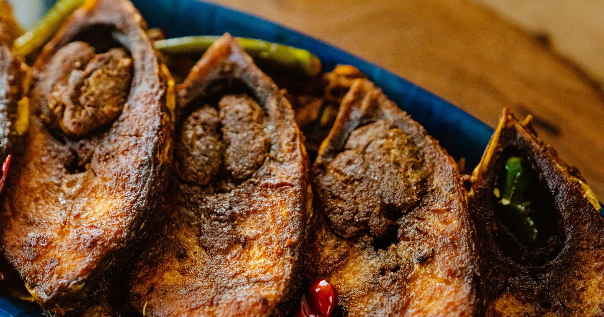 Ilish Bhaja | Fried Hilsa Fish — The Spice Odyssey Recipe — Samsung Food