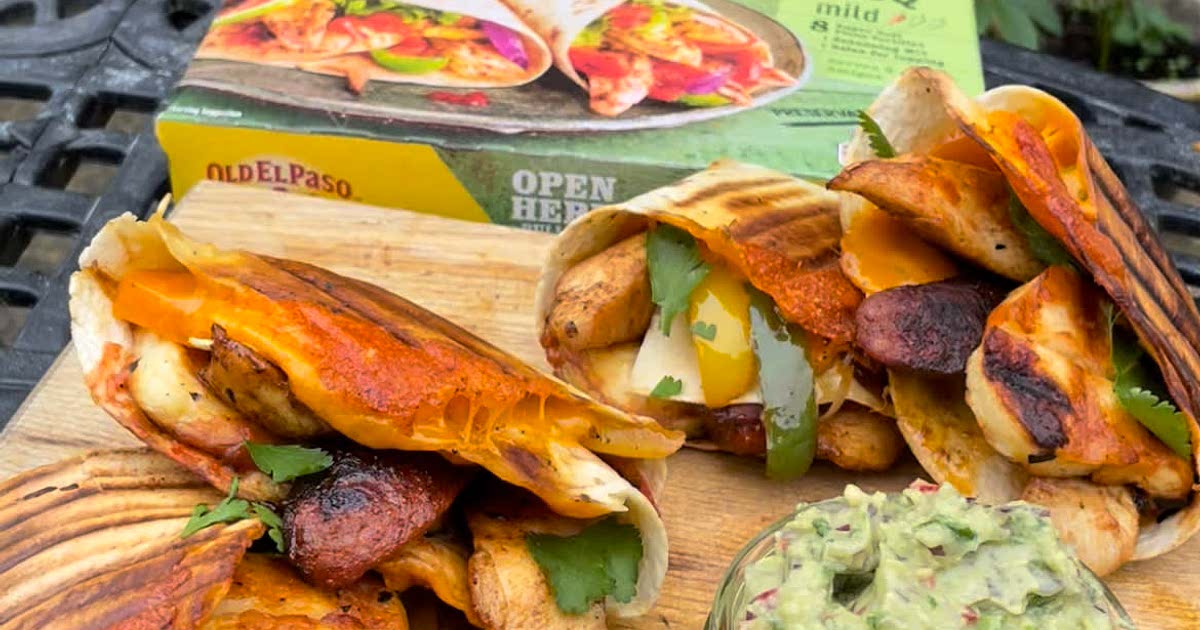 Old El Paso Chicken Chorizo and Halloumi Wrap Folds Recipe | Samsung ...