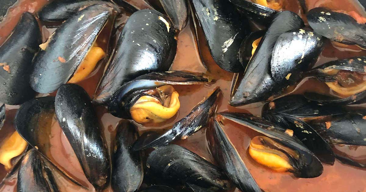 Mussels in red sauce Recipe — Samsung Food
