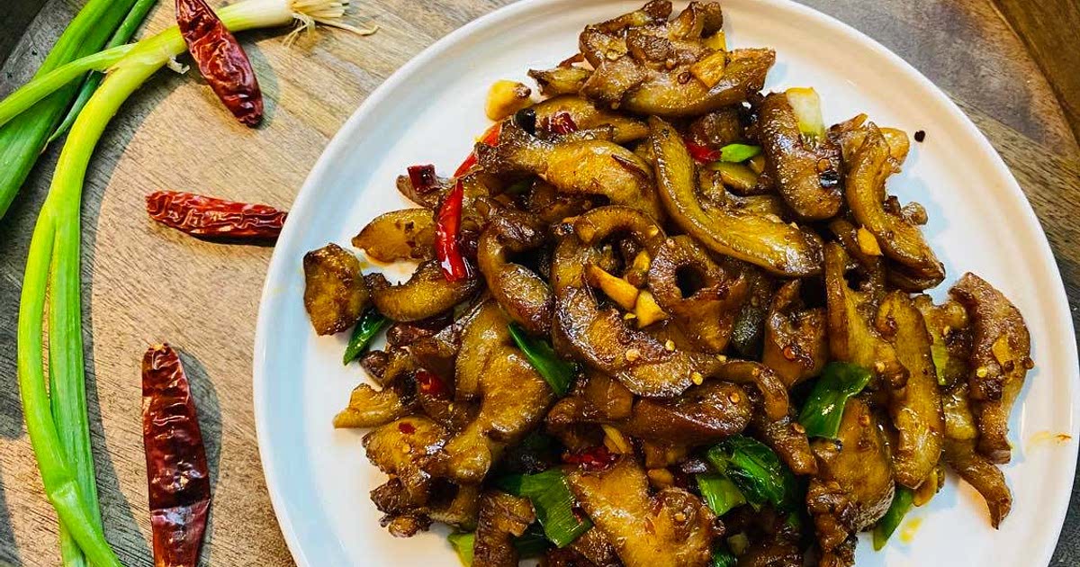 Spicy Pig Snout Stir Fry with Garlic and Chili Sauce | 辣炒猪鼻子 Recipe ...