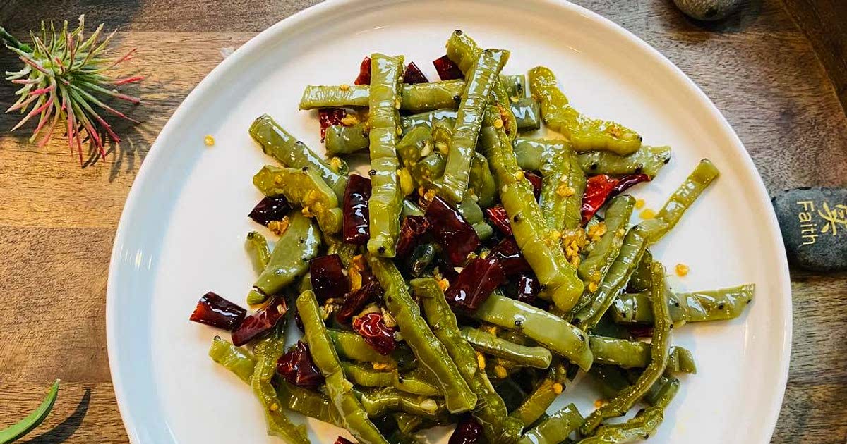 Szechuan Cactus Stir Fry | 辣炒仙人掌 Recipe — Samsung Food