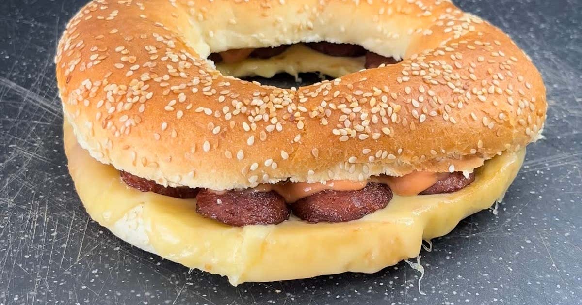 Sucuk Simit sandwich Recipe - Samsung Food