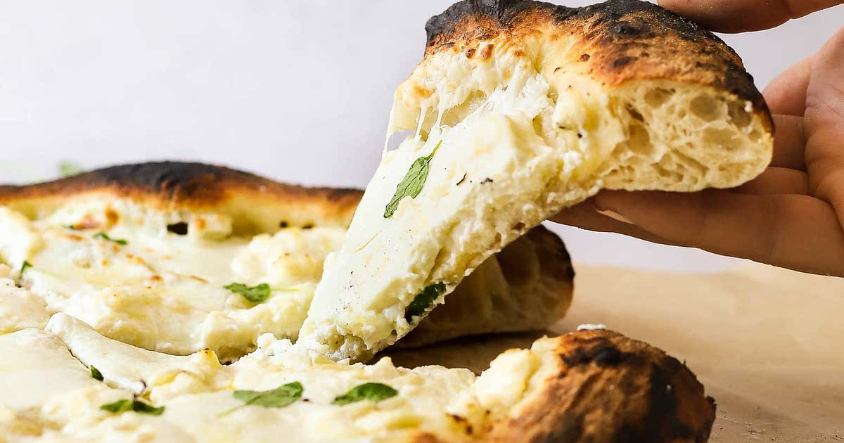 Garlicky White Pizza with Mozzarella and Ricotta Recipe - Samsung Food