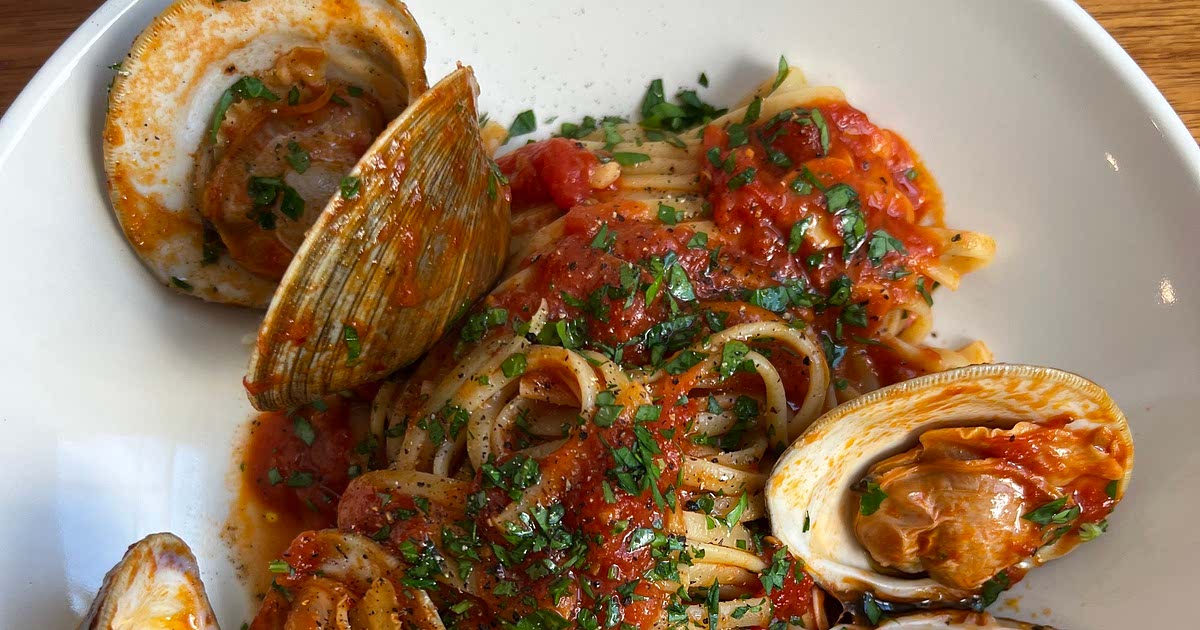 Linguine with Spicy Red Clam Sauce Recipe - Samsung Food