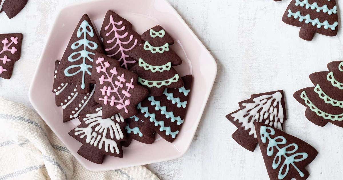 Chocolate-Gingerbread Christmas Tree Cookies Recipe - Samsung Food