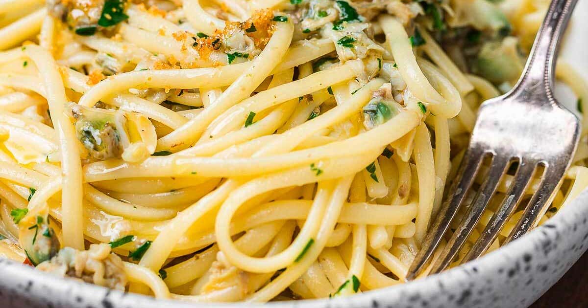 Linguine with Canned Clams Recipe — Samsung Food