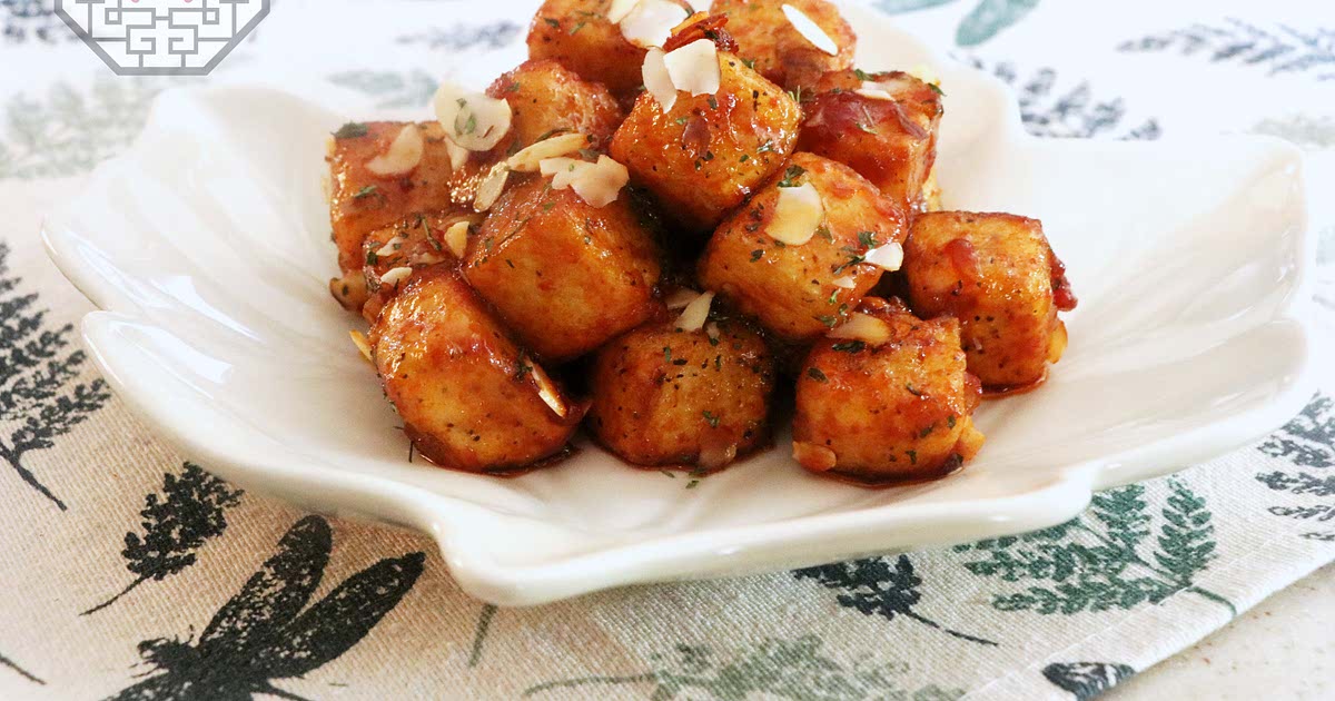 Sweet and Spicy Fried Tofu (두부 강정, DuBu GangJeong) | Aeri's Kitchen ...