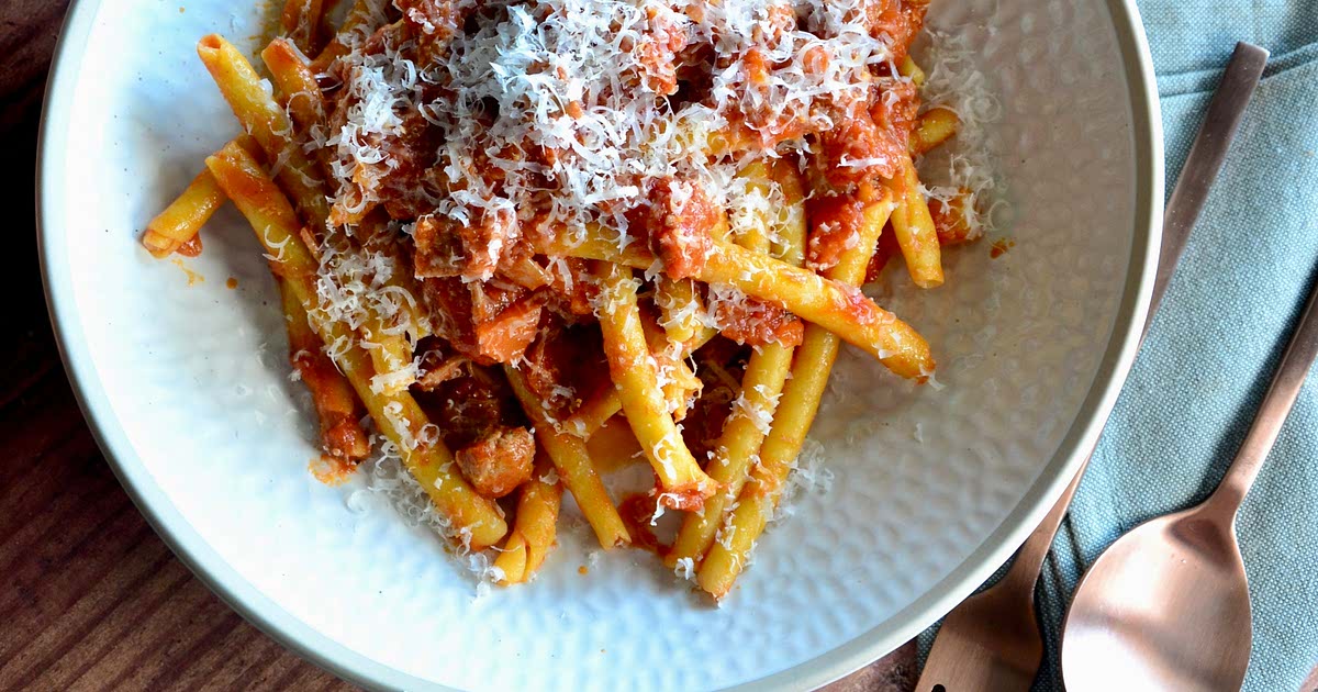 Ceppe Abruzzesi - Handmade maccheroni with meaty tomato sauce Recipe ...