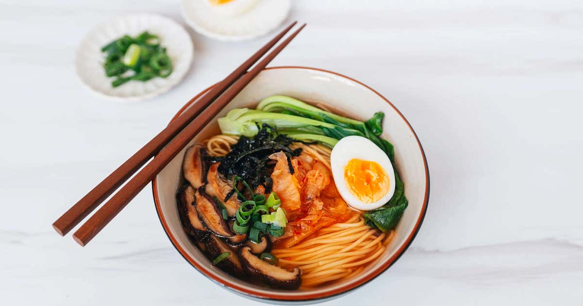 Kimchi Ramen Recipe | Samsung Food App