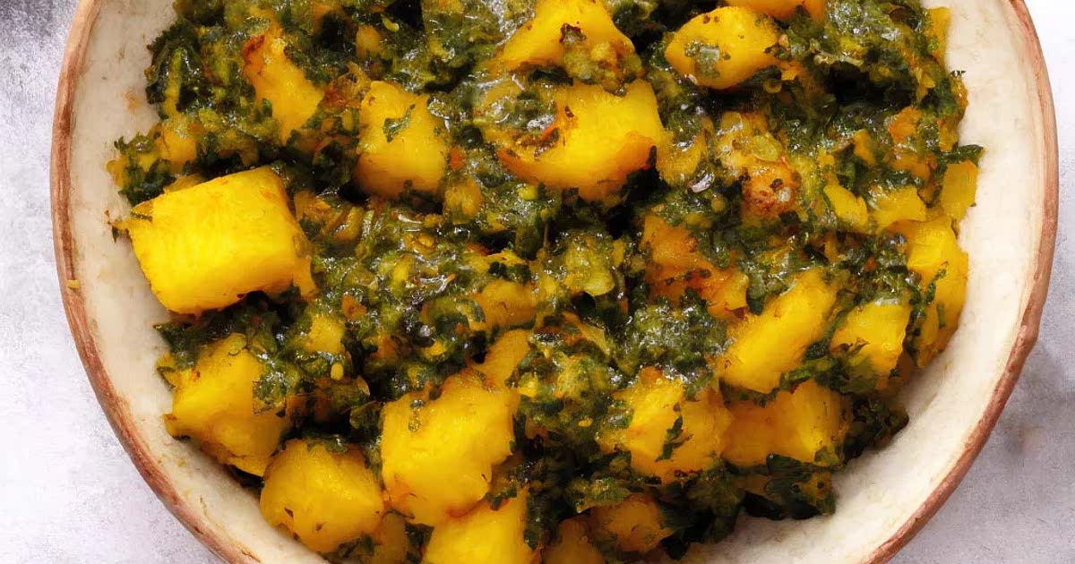Aloo Palak (Potato & Spinach Curry) Recipe - Samsung Food