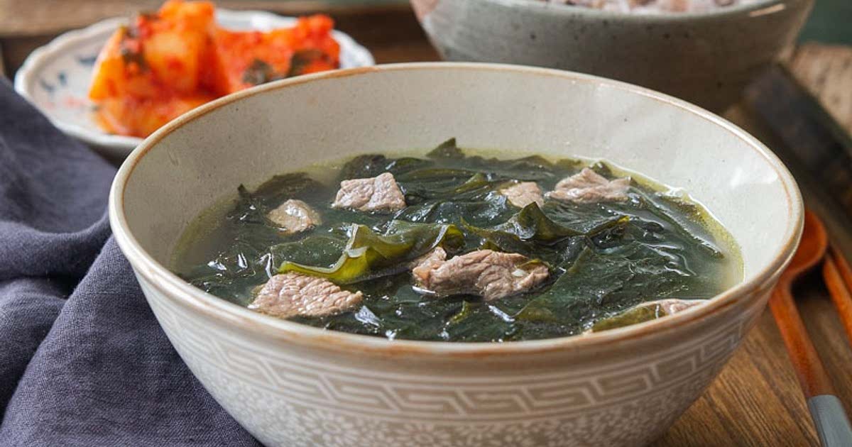 Seaweed Soup with Beef (Miyeok Guk) Recipe - Samsung Food