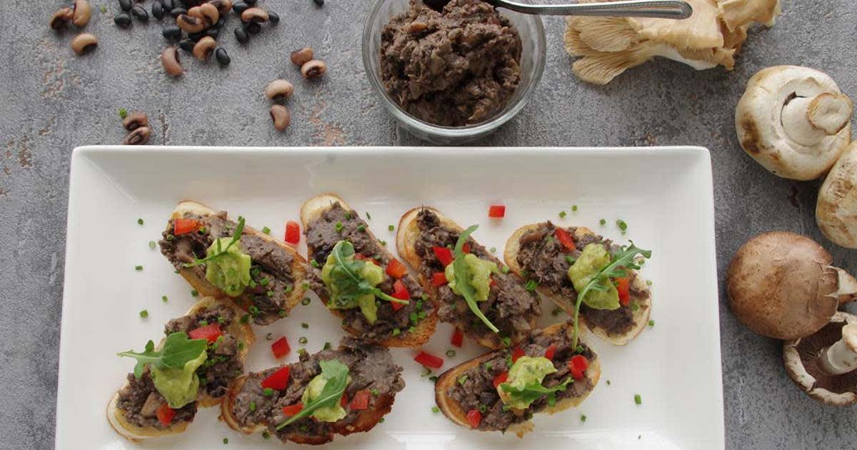 Bean & mushroom canapé Recipe - Samsung Food