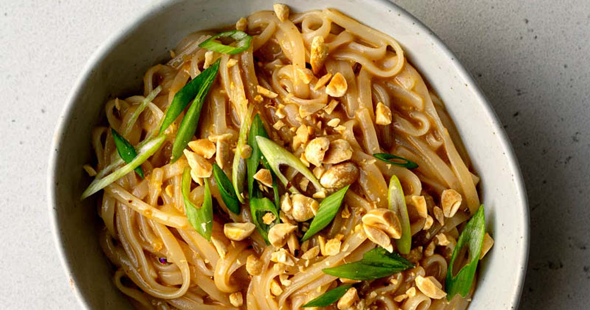 Easy 15-Minute Rice Noodles with Peanut Sauce Recipe - Samsung Food