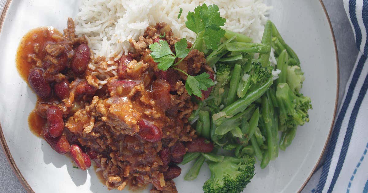 Kidney beans and beef chilli con carne. Recipe — Samsung Food