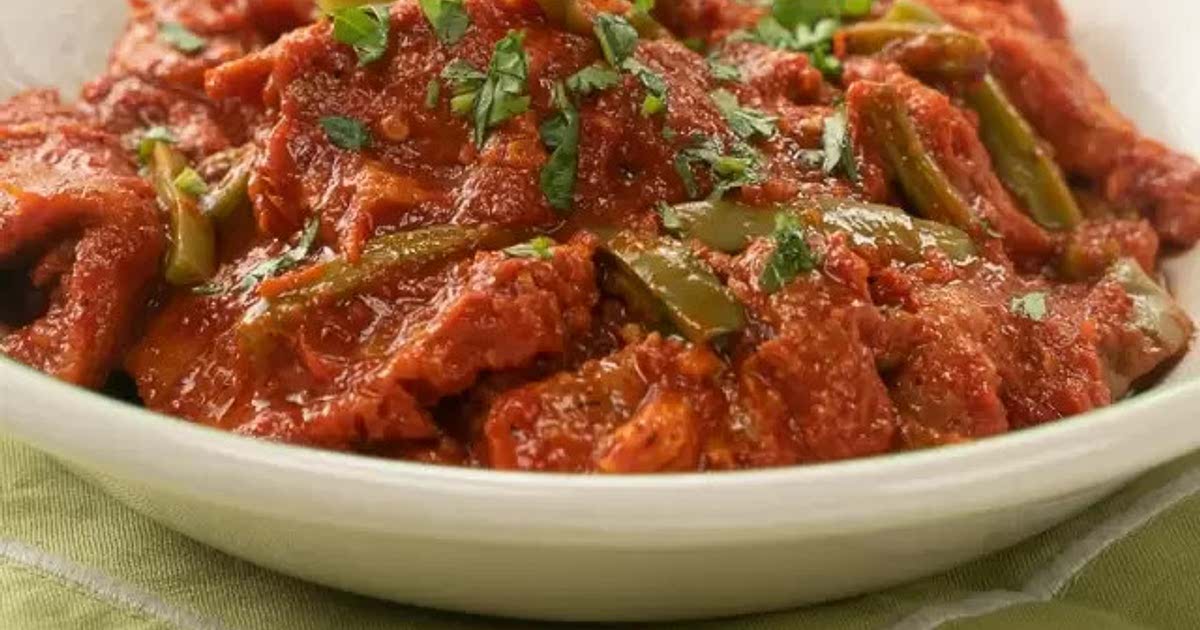 Chicharrón en Salsa Roja con Nopales Recipe - Samsung Food