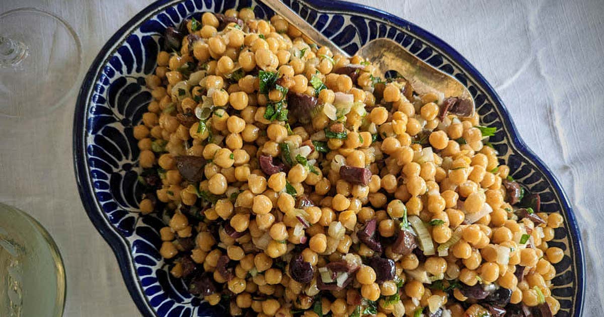 INSALATA DI CECI MEDITERRANEA / CHICKPEA AND OLIVE SALAD Recipe ...
