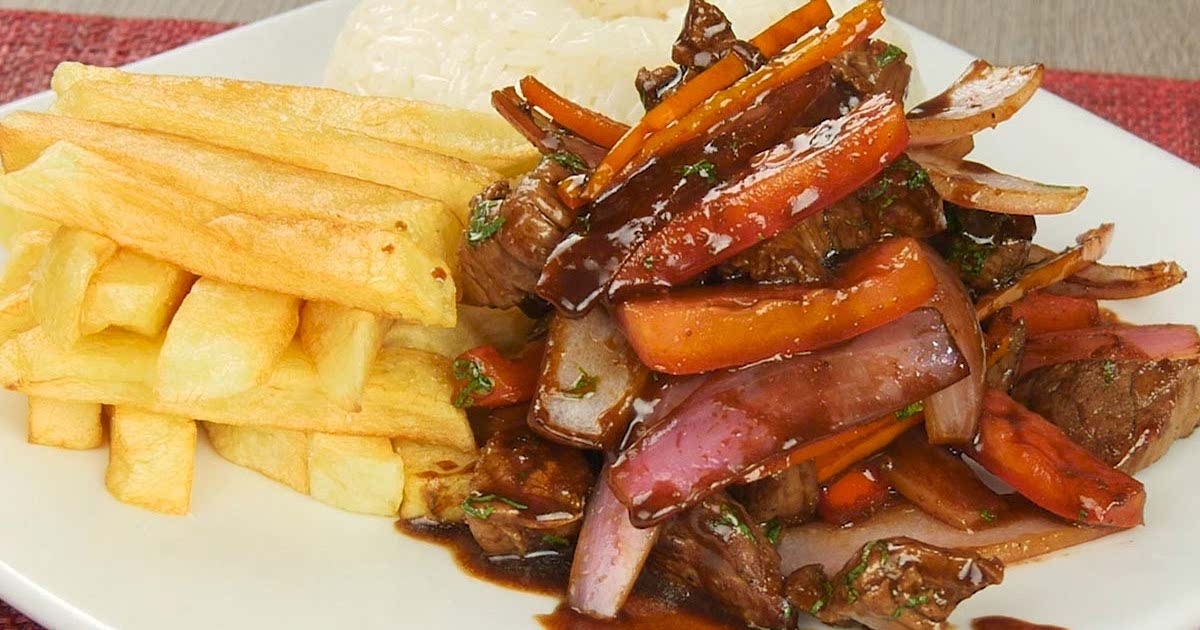 Lomo saltado: la receta tradicional para prepararlo en casa (VIDEO ...