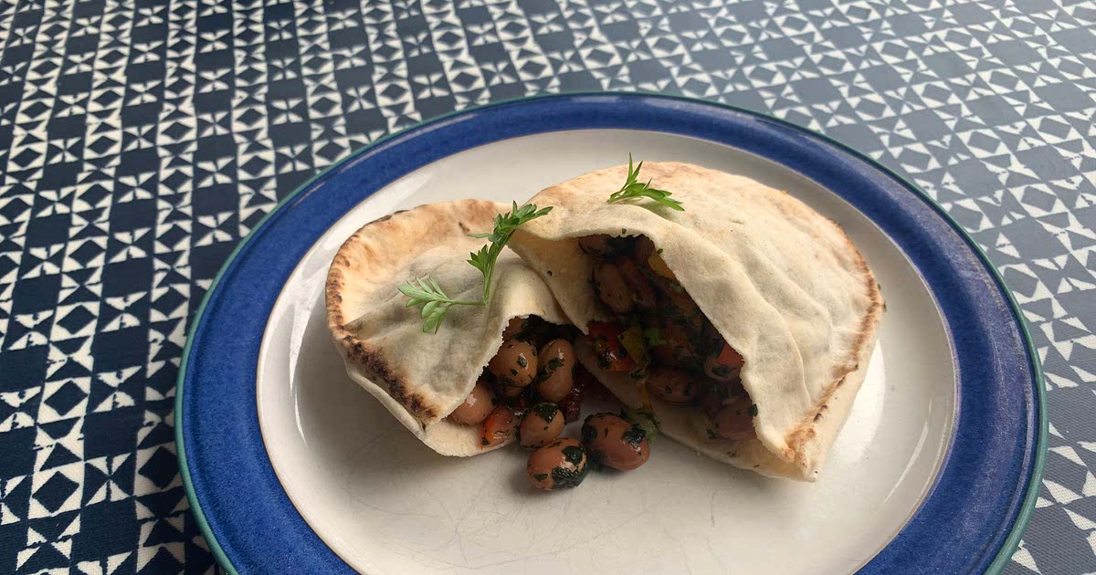 Borlotti Bean Stuffed Pitta Breads Recipe — Samsung Food