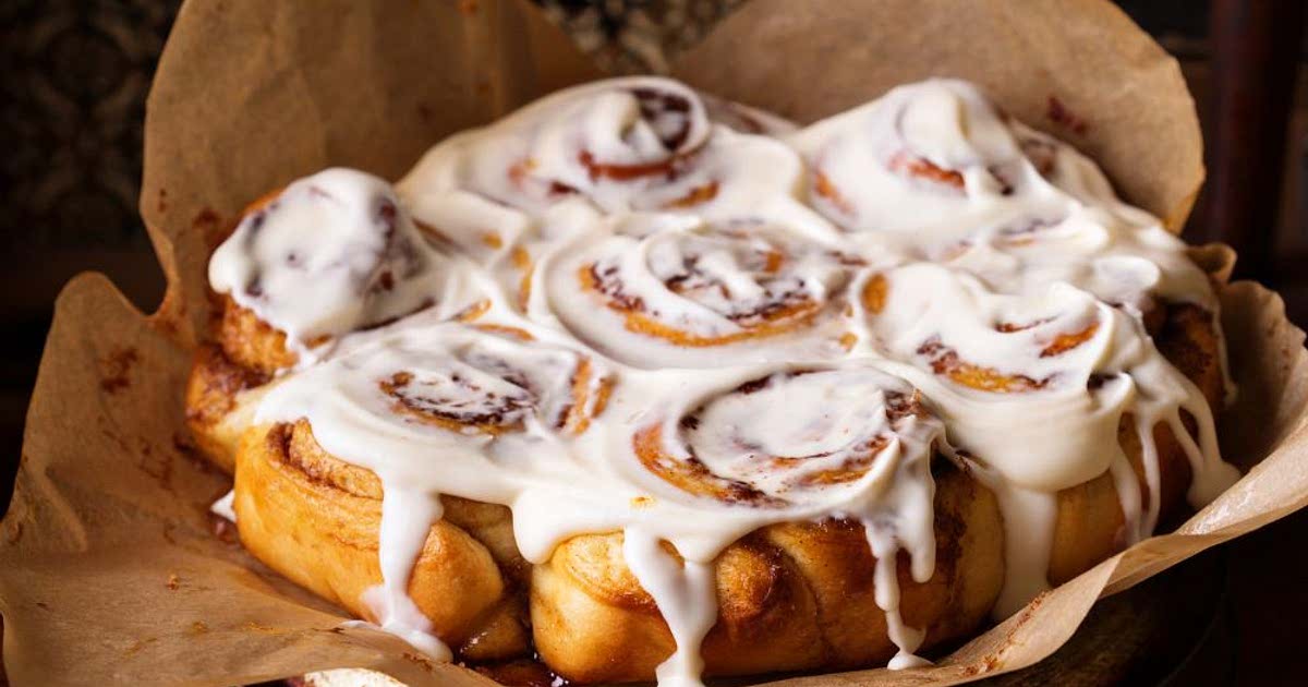 Powdered Sugar Glaze: Basic Cake Icing Recipe - Samsung Food