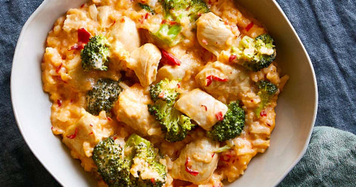 Pressure Cooker Cheddar Broccoli Risotto With Chicken Recipe - Samsung Food