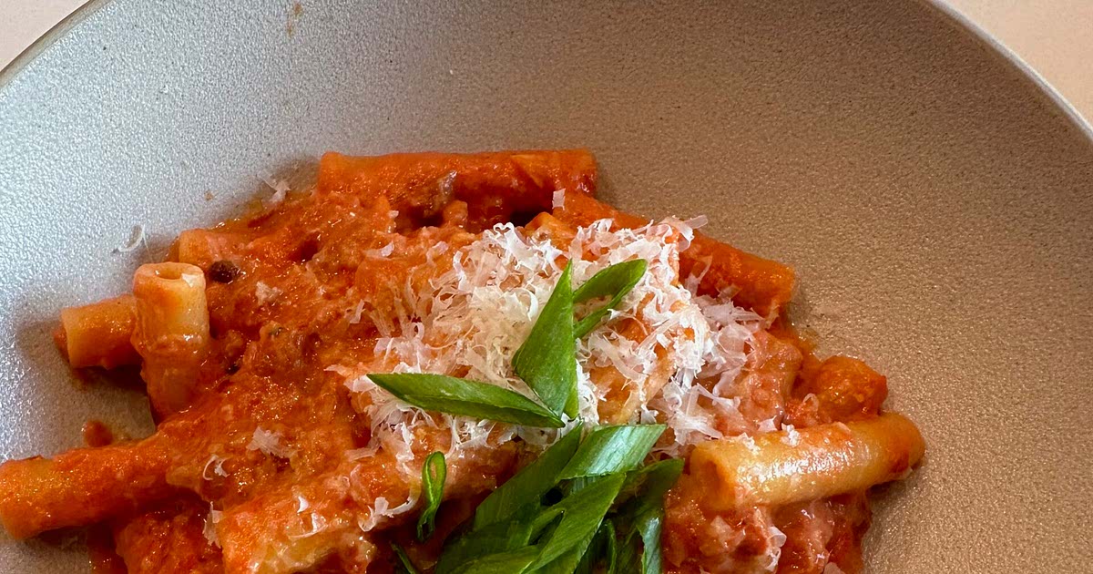 Chinese-Italian Creamy Chili Oil Pasta Recipe - Samsung Food