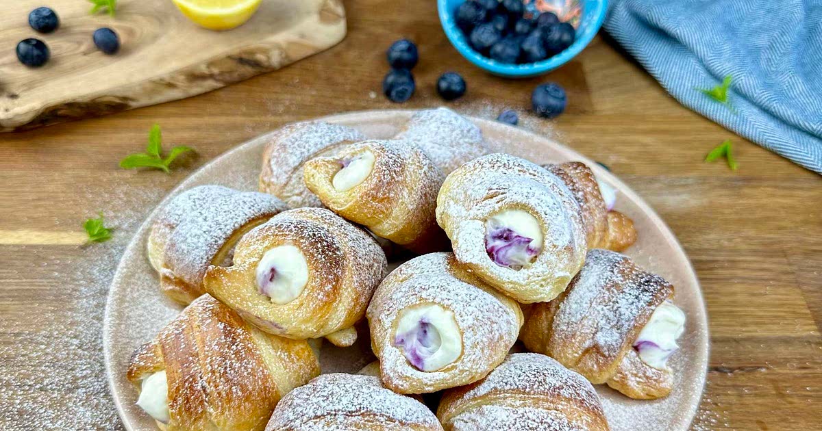 Mini Cream-Stuffed Croissants Recipe — Samsung Food